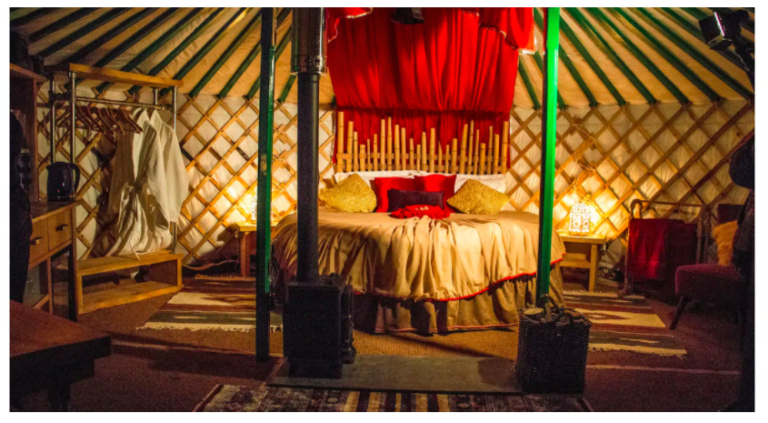 11 Romantic Airbnbs in England (with HOT TUBS!) for 2025