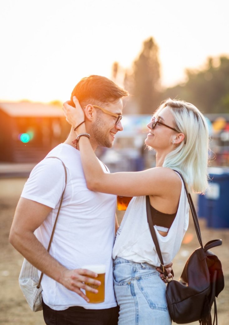 19 Great Ways to Stay Warm at Night at Festivals