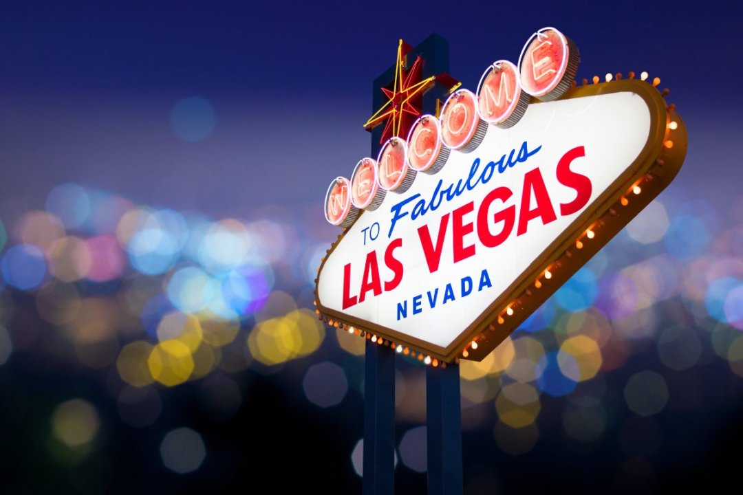 14 Amazing Stops on a Phoenix to Las Vegas Drive