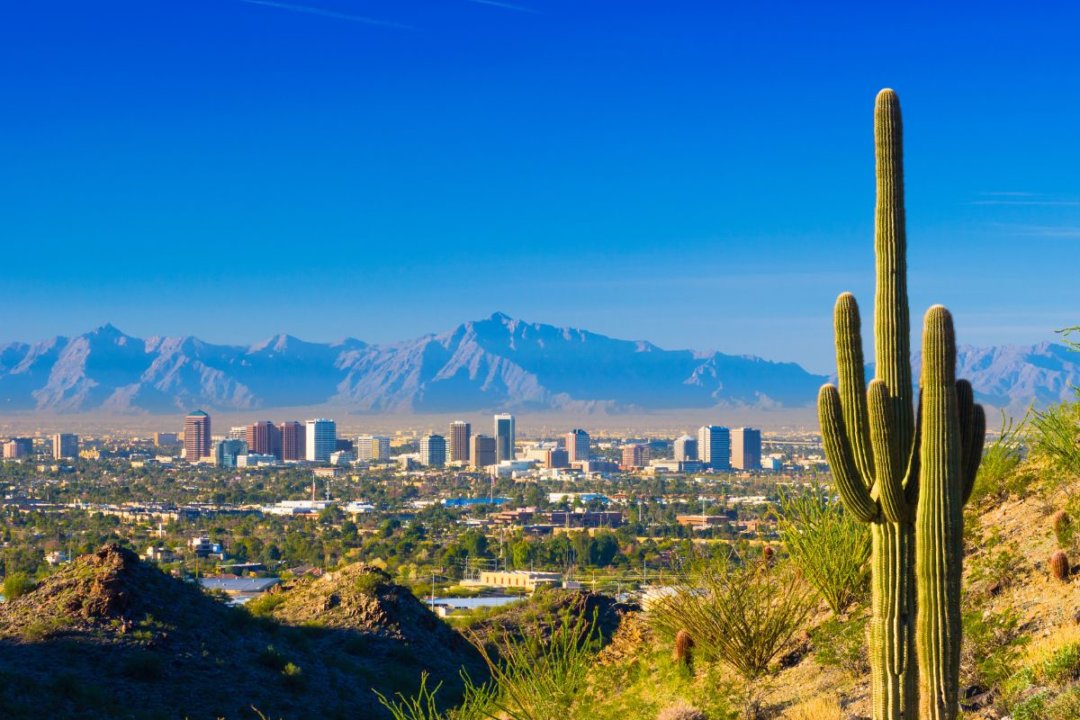 14 Amazing Stops on a Phoenix to Las Vegas Drive
